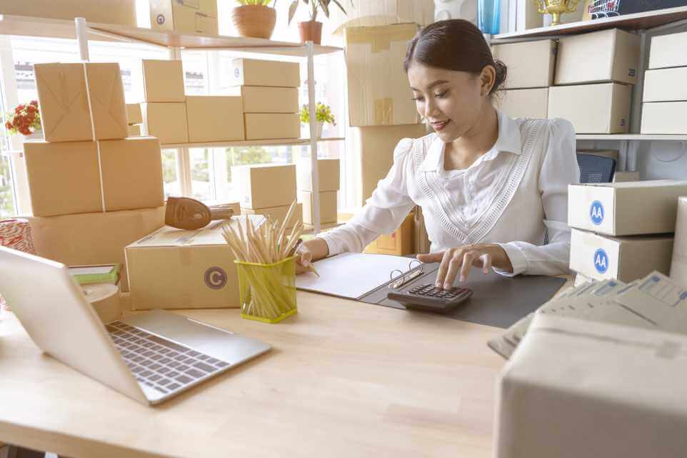 Second job tax – a guide for your side hustle | Simply Business