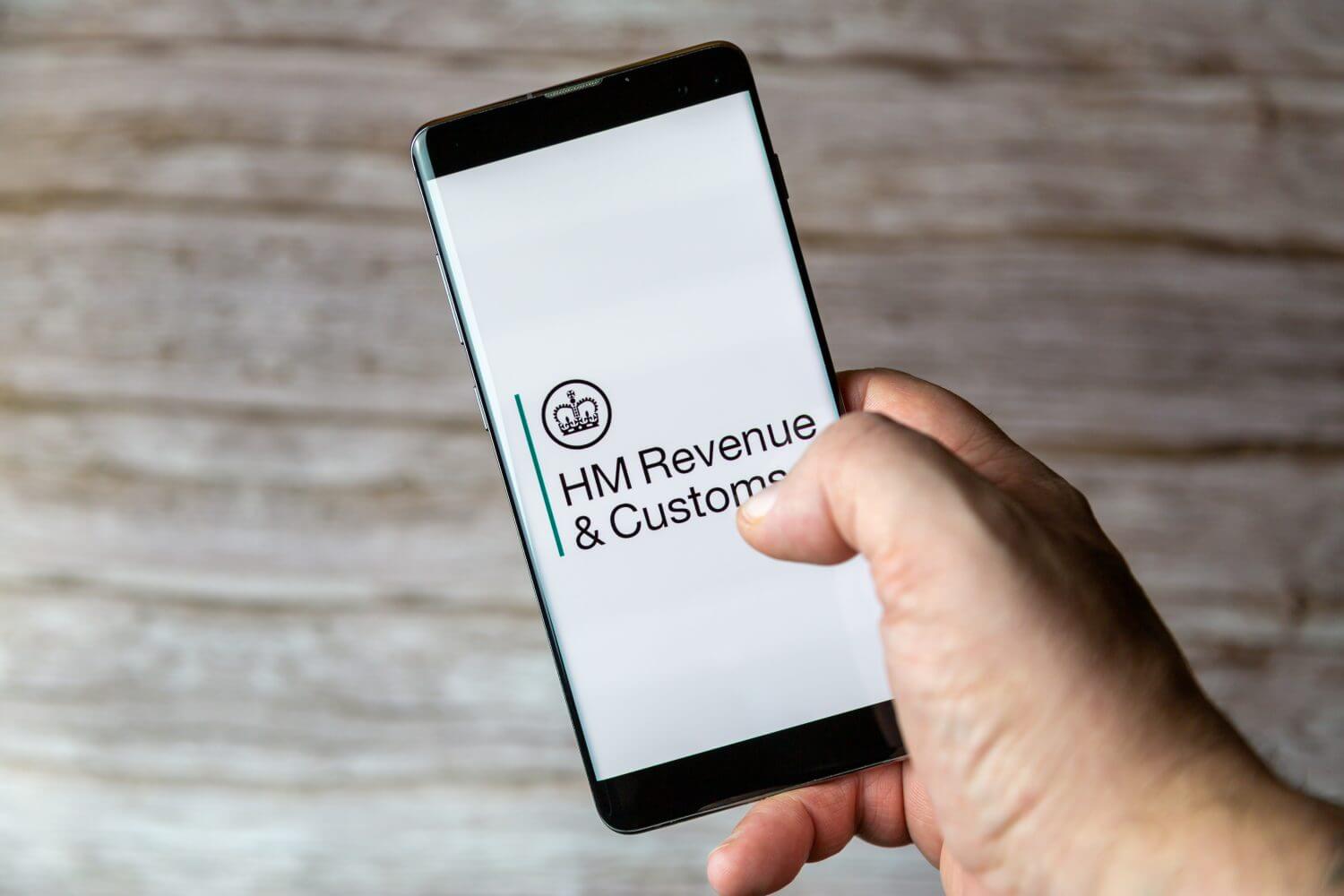 HMRC app: is it useful for the self-employed? - Simply Business UK